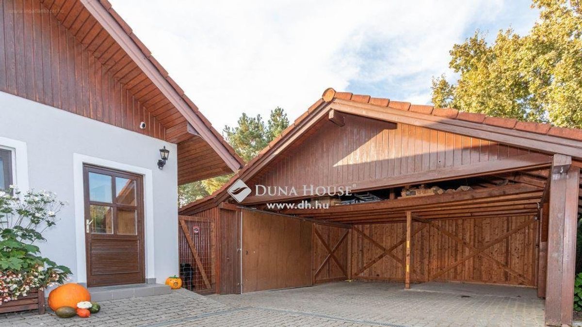 Lakna a Borostyán tó mellett? Lakna! - Ingatlanbazár Magazin ...